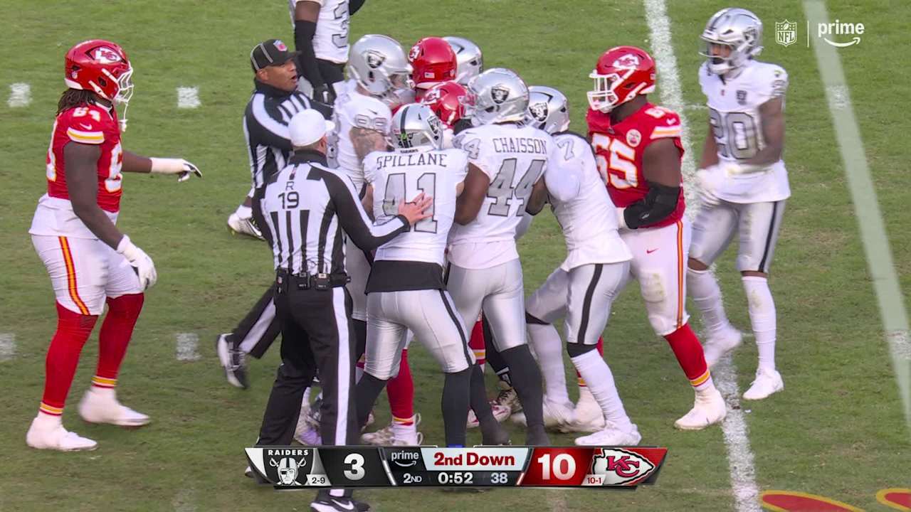 Las Vegas Raiders smother Kansas City Chiefs quarterback Patrick ...
