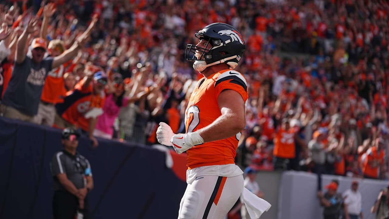 Top 10 Photos from Week 8 of the 2024 Season