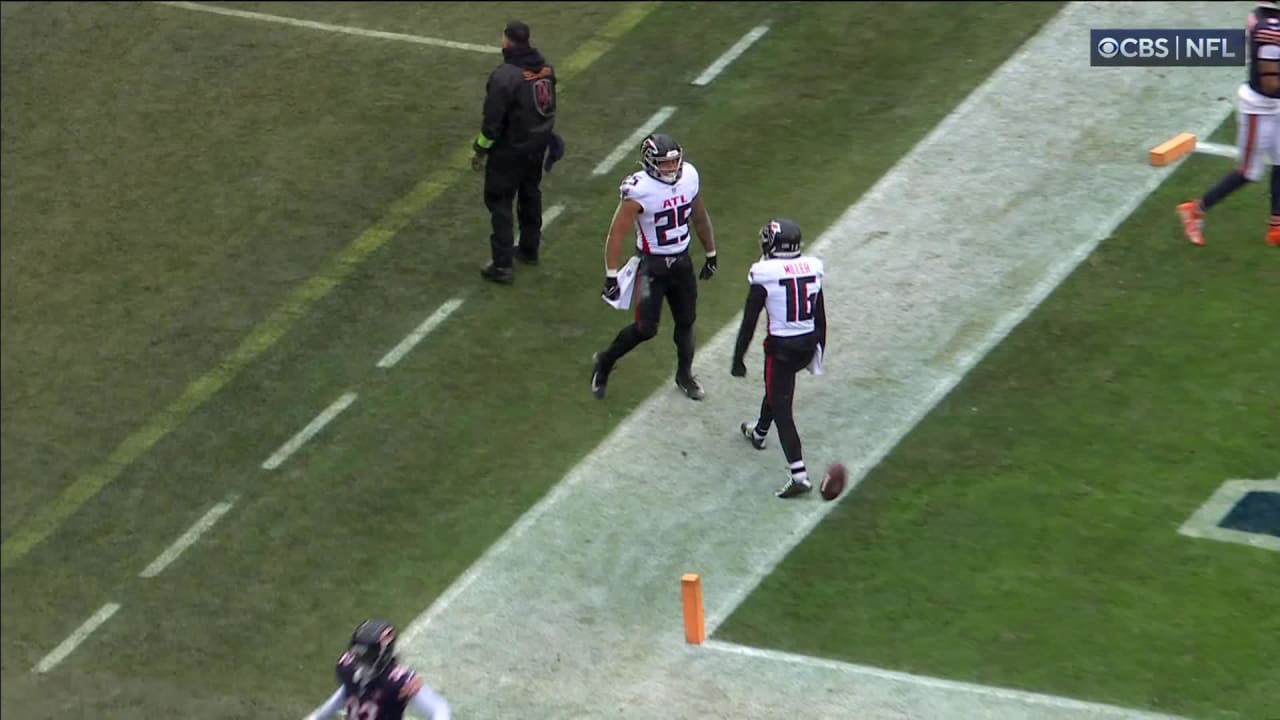 Can't-Miss Play: 75-YARD TD! Atlanta Falcons running back Tyler Allgeier dashes through snow for ...