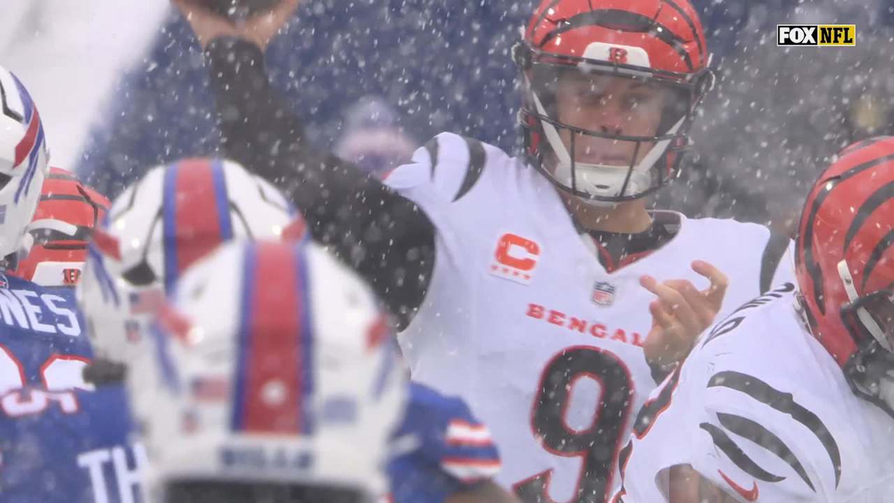 Cincinnati Bengals move chains on third-down with 13-yard pass from ...