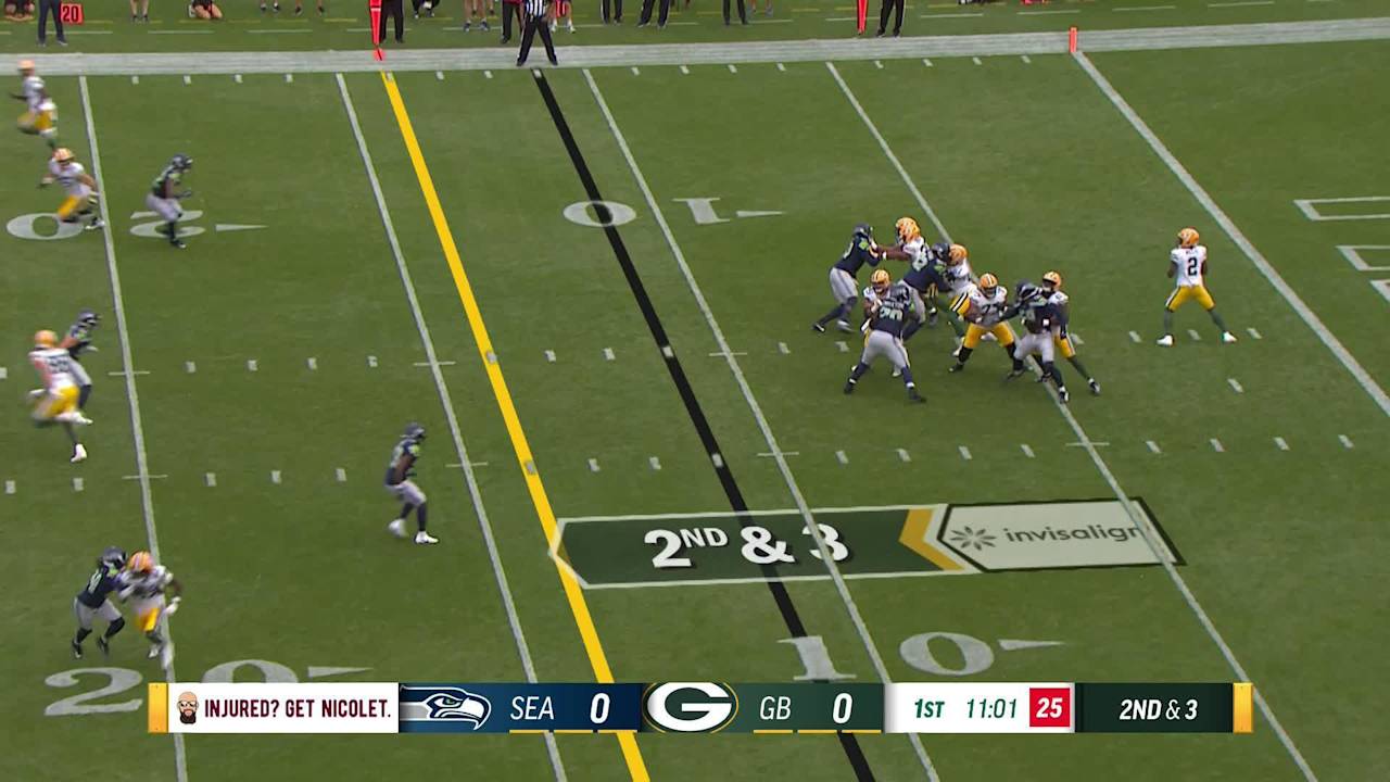 Green Bay Packers quarterback Malik Willis' 39-yard pass to wide ...
