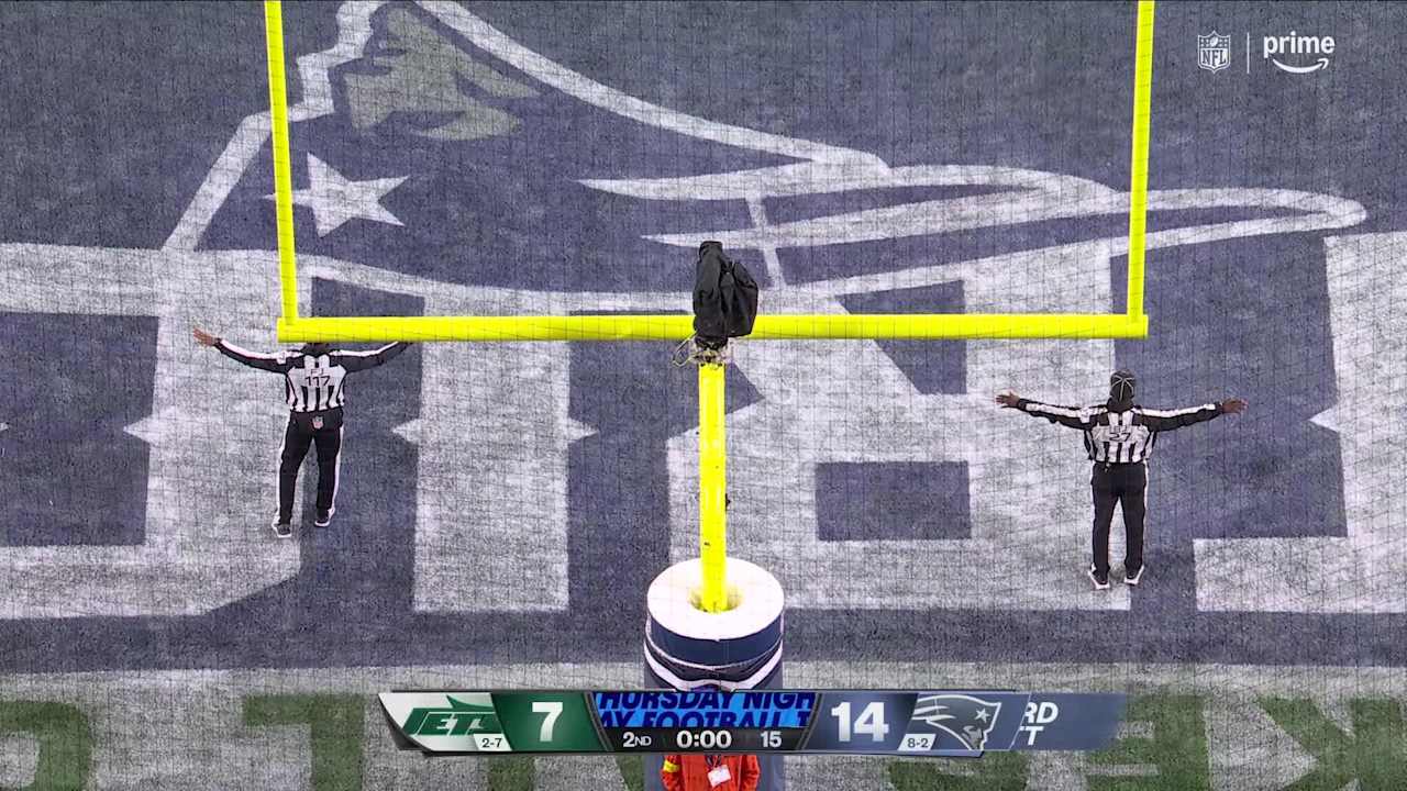 New England Patriots kicker Andy Borregales misses a 45-yard field goal ...