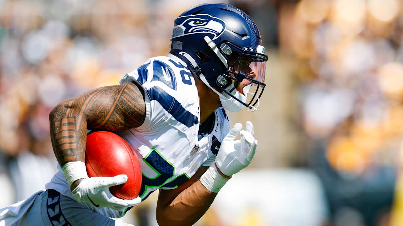 George Holani turns Steelers kickoff gaffe into rare TD in Seahawks' win