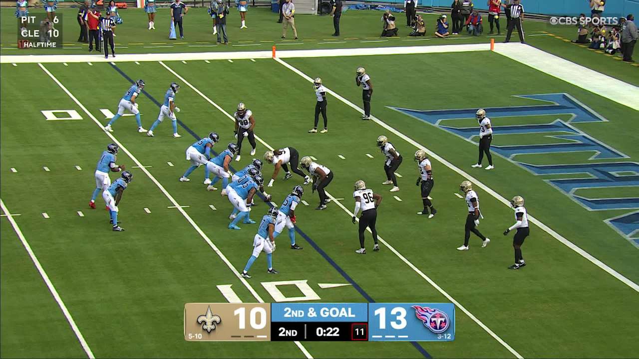 Tennessee Titans quarterback Cam Ward finds a wide open wide receiver ...