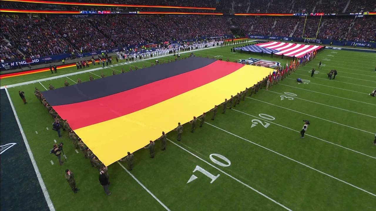 SSG Katherine Bolcar, Simona perform American, German National Anthems