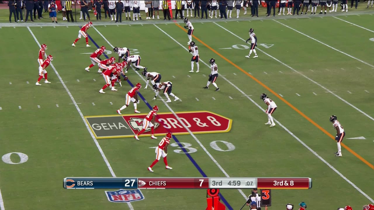 Chicago Bears defensive tackle Dashaun Mallory stops Kansas City Chiefs ...