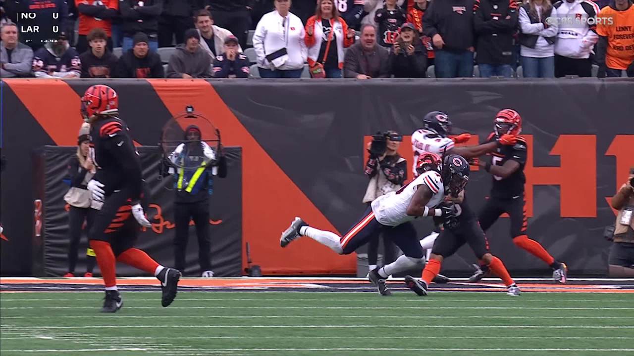 Chicago Beas linebacker Tremaine Edmunds intercepts Cincinnati Bengals ...
