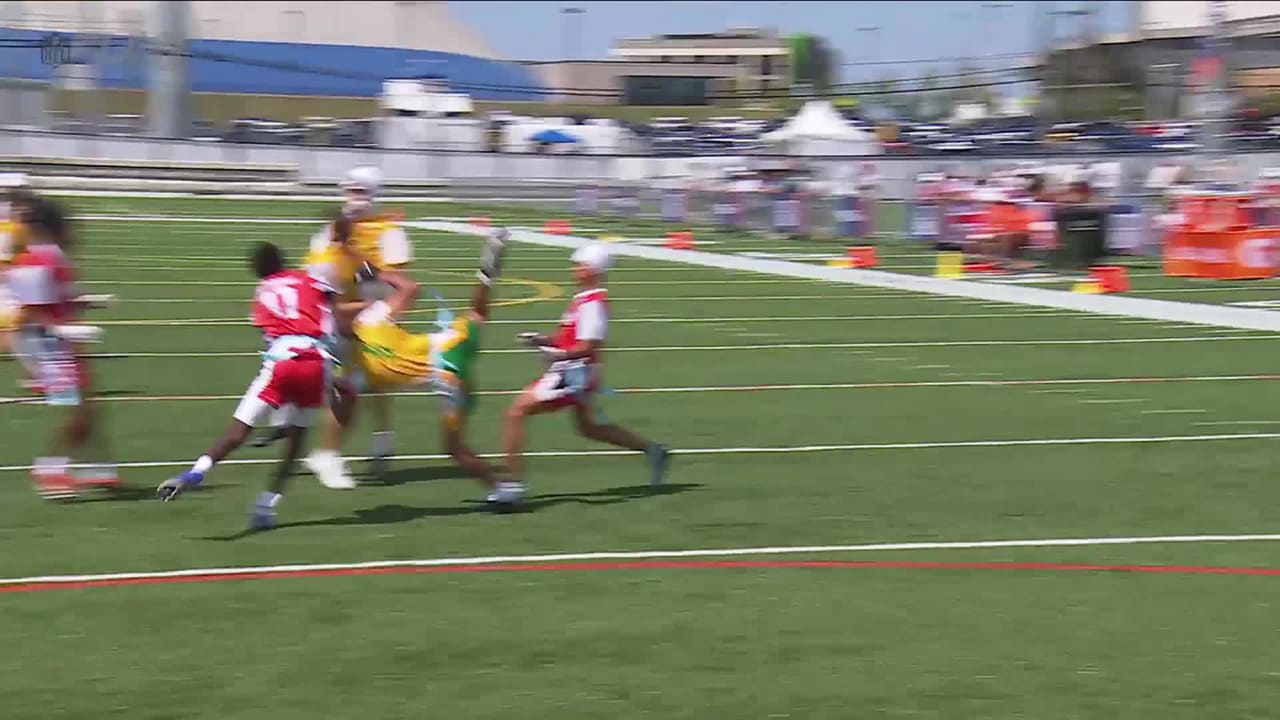 Australia's Jayvyn Johnson catches 2nd TD in traffic vs. Canada
