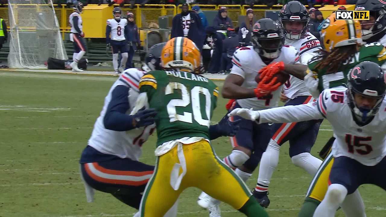 Chicago Bears running back D'Andre Swift puts the Chicago Bears ahead ...