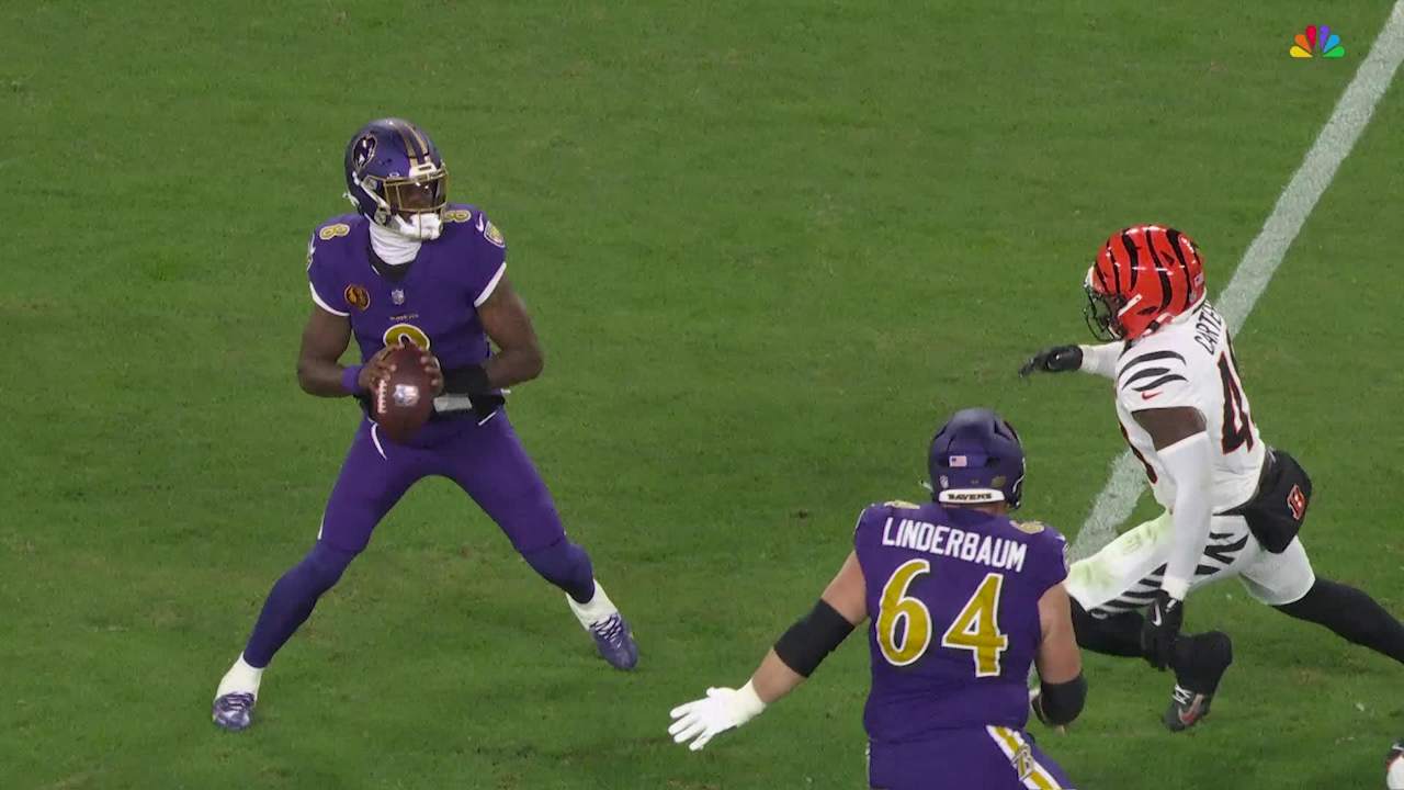 Can't-Miss Play: Baltimore Ravens quarterback Lamar Jackson roams the ...