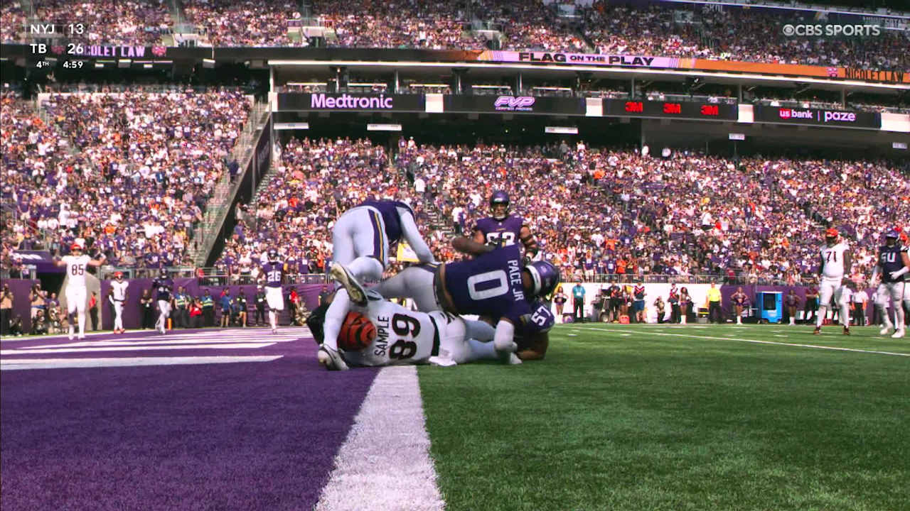 Cincinnati Bengals tight end Drew Sample dives over goal line for ...