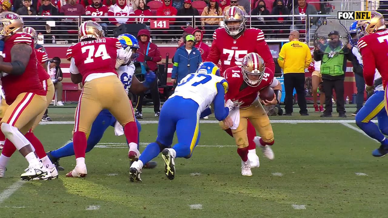 Los Angeles Rams outside linebacker Michael Hoecht speeds into the San ...