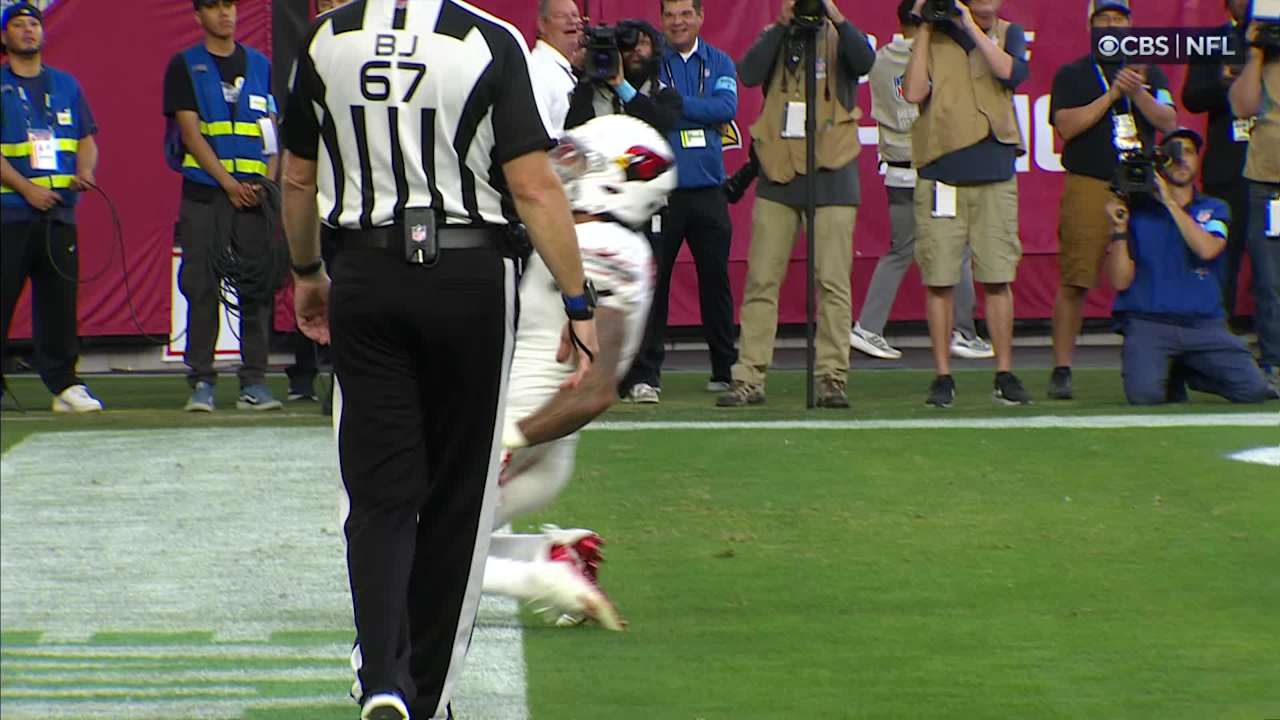 Arizona Cardinals running back James Conner makes his way into end zone ...