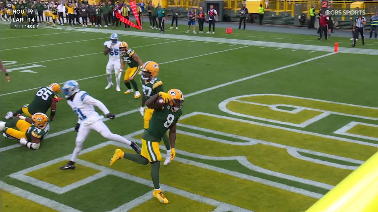 Green Bay Packers running back Josh Jacobs extends his streak to nine ...