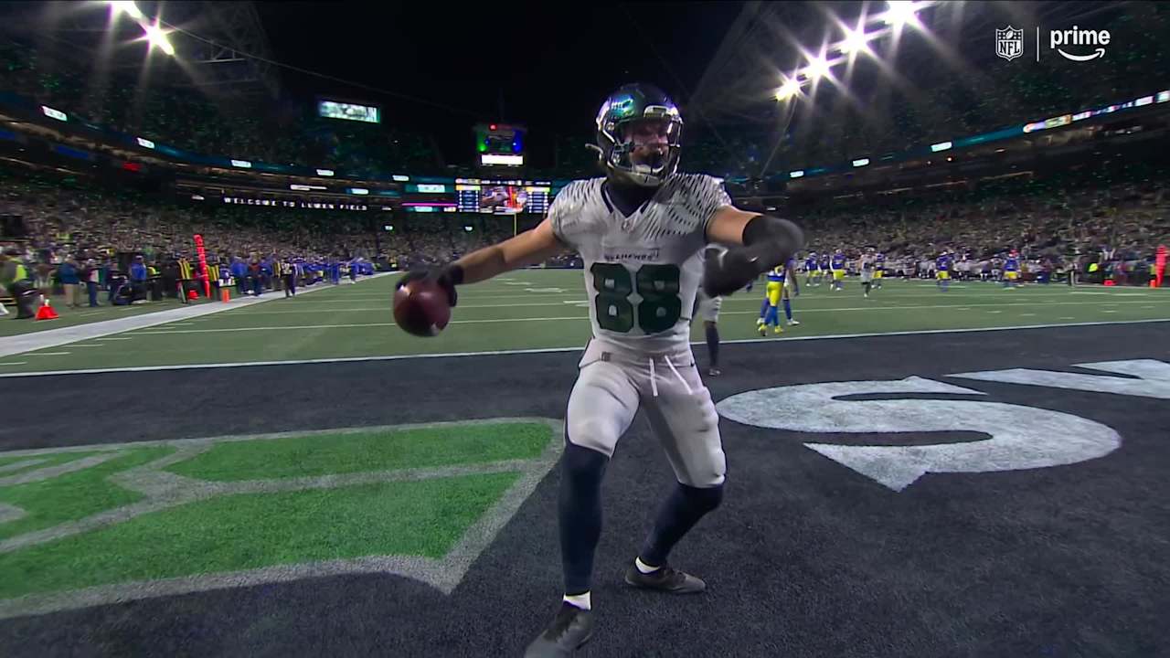 Seattle Seahawks tight end A.J. Barner snags a 26-yard touchdown ...