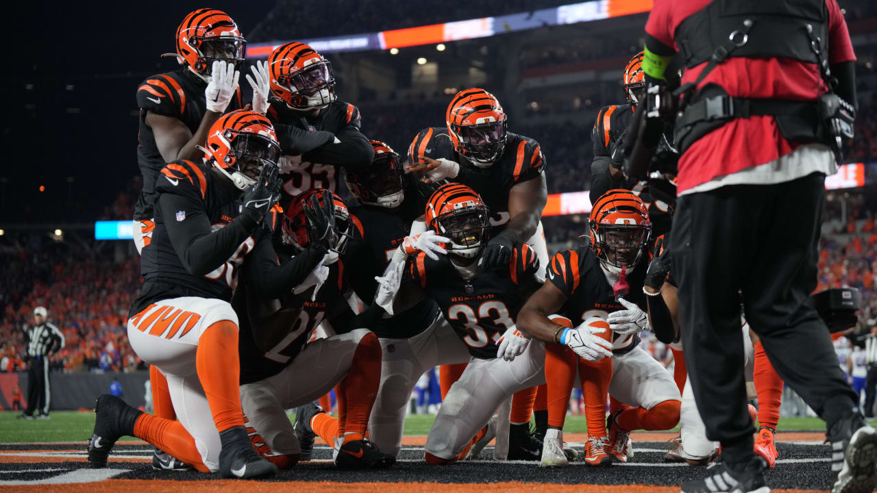 Can't-Miss Play: Cincinnati Bengals safety Nick Scott's BIG hit jars ...