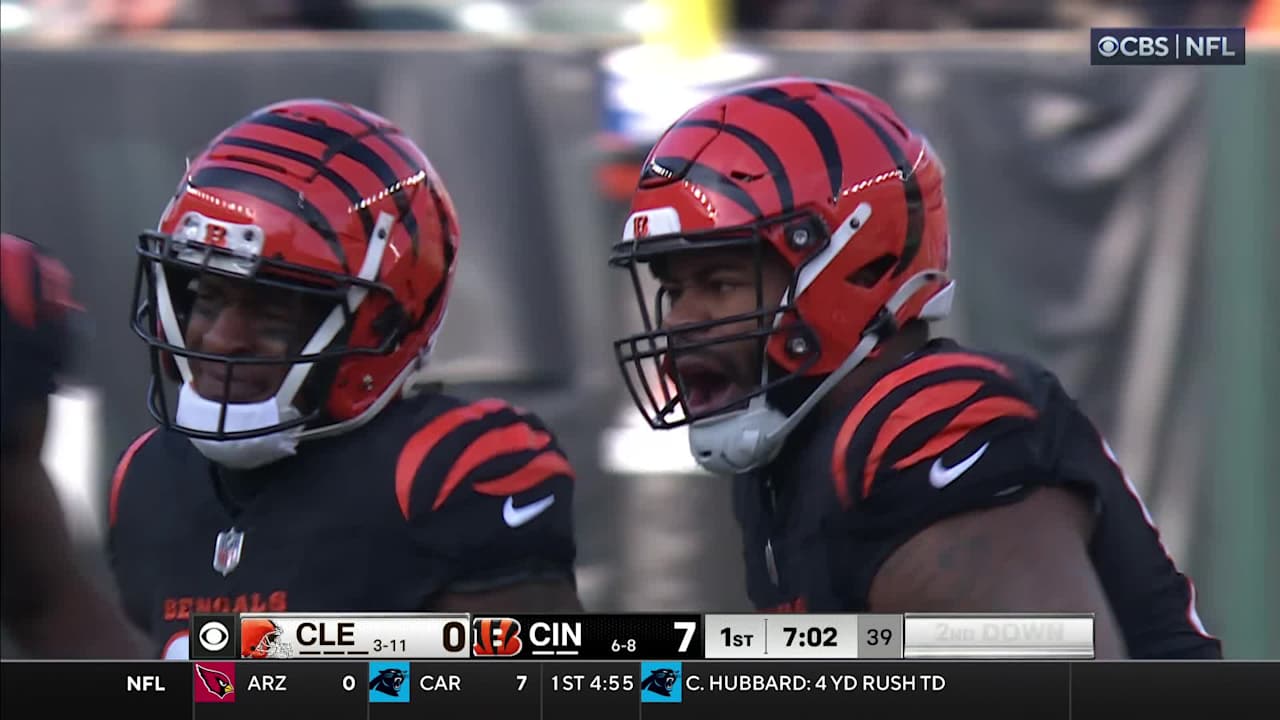 Cincinnati Bengals cornerback Mike Hilton nearly takes the Cleveland ...