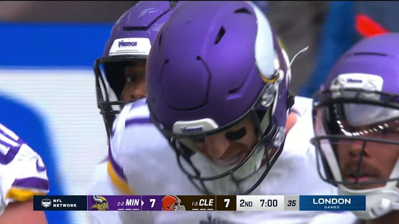 Minnesota Vikings quarterback Carson Wentz's insane launch to wide ...