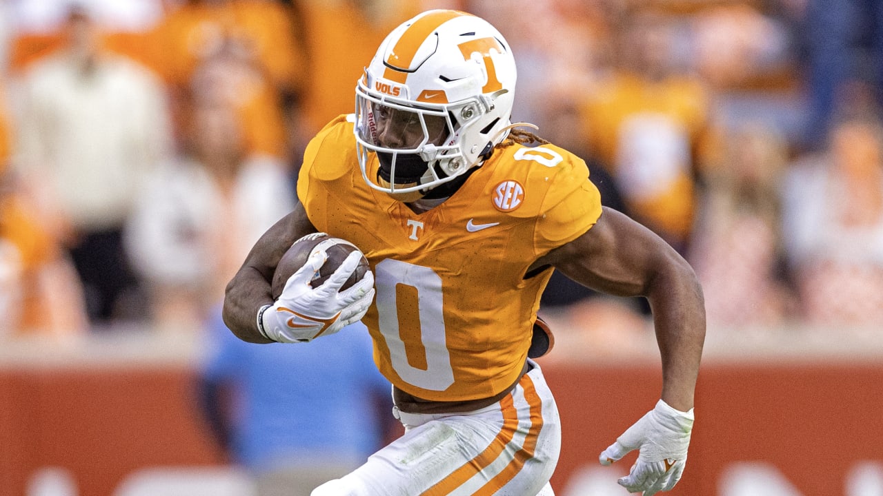 Dolphins trade up to select Tennessee's Jaylen Wright, add to RB room ...
