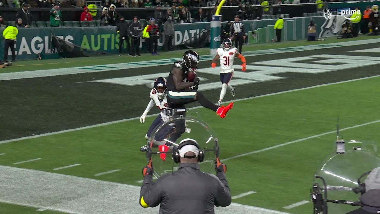 Philadelphia Eagles wide A.J. Brown comes down with back-shoulder catch ...