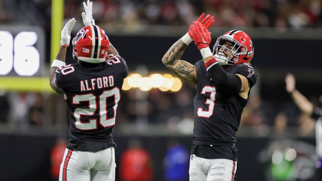 Jessie Bates 92 Yard Pick Six Propels Falcons To Win They Needed In Worst Way