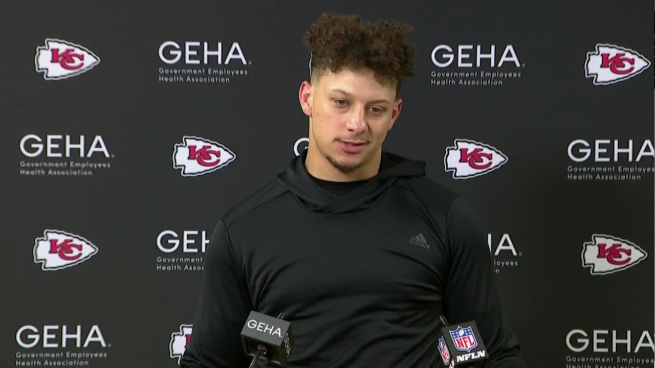 Kansas City Chiefs quarterback Patrick Mahomes reacts to pass ...