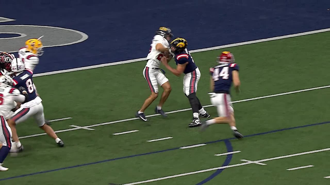 Iowa quarterback Mark Gronowski delivers huge lead block to spring ...