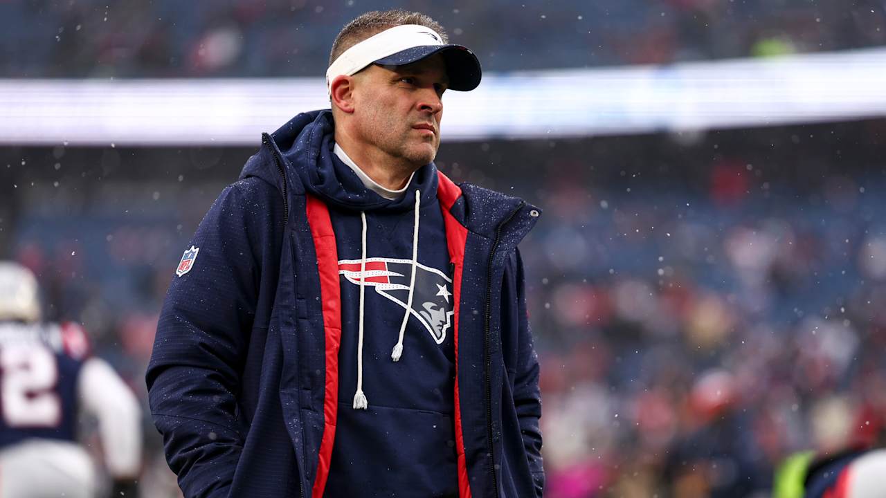 Patriots OC Josh McDaniels named 2025 AP NFL Assistant Coach of the Year