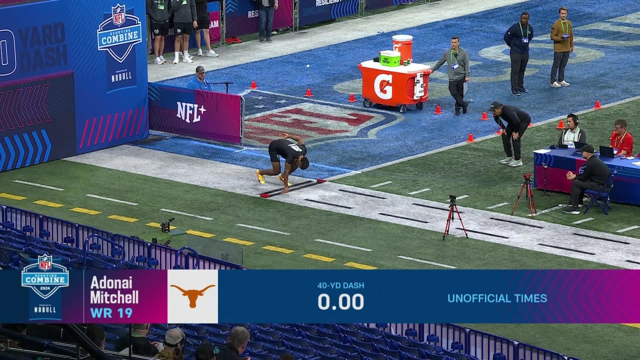 Wide receiver Adonai Mitchell runs official 4.34-second 40-yard dash at ...
