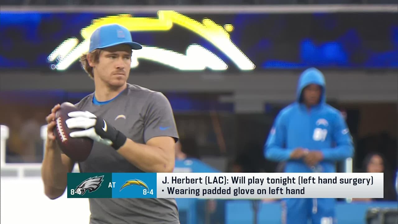 Los Angeles Chargers quarterback Justin Herbert (left hand surgery ...