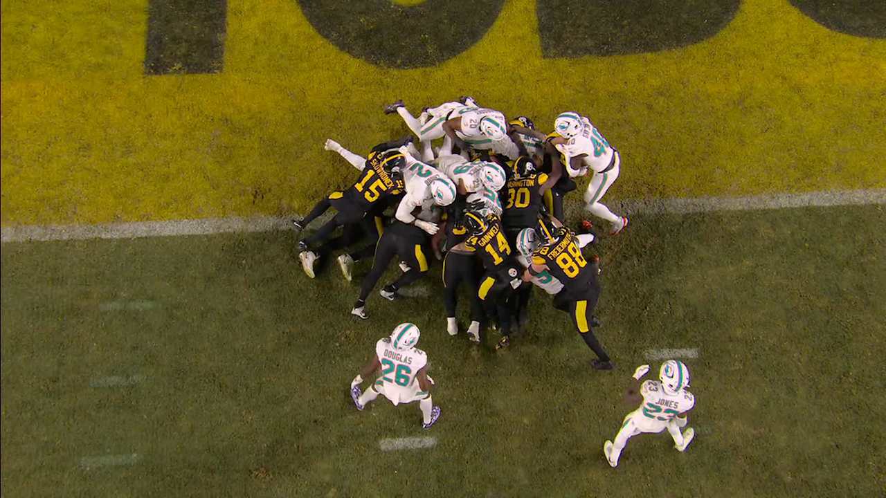 Pittsburgh Steelers tight end Connor Heyward tush pushes his way for six