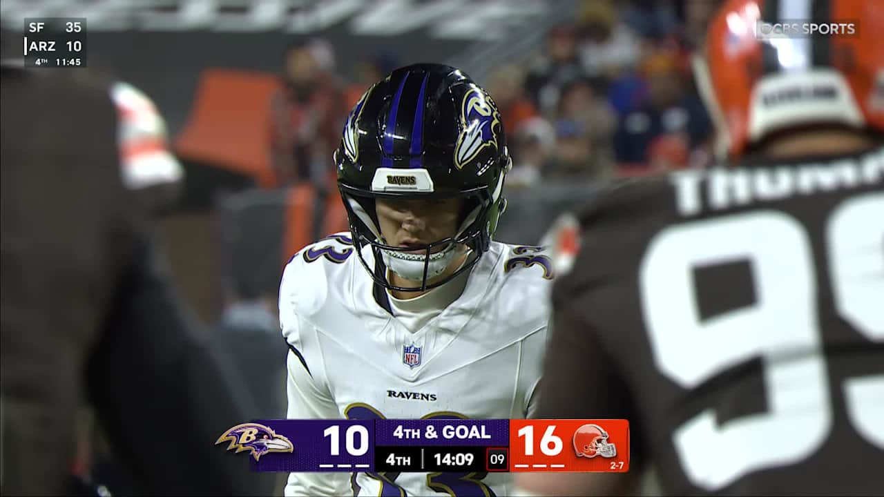 Baltimore Ravens kicker Tyler Loop's 24-yard field goal cuts Cleveland Browns' lead to 16-13