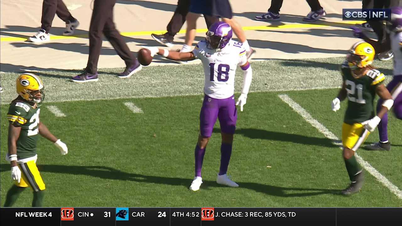 Minnesota Vikings quarterback Sam Darnold and wide receiver Justin Jefferson beat Packers ...