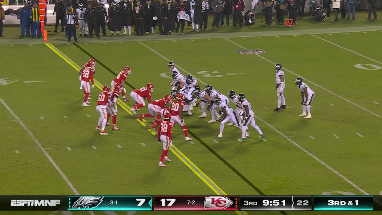 Kansas City Chiefs defensive lineman Charles Omenihu bull-rushes ...