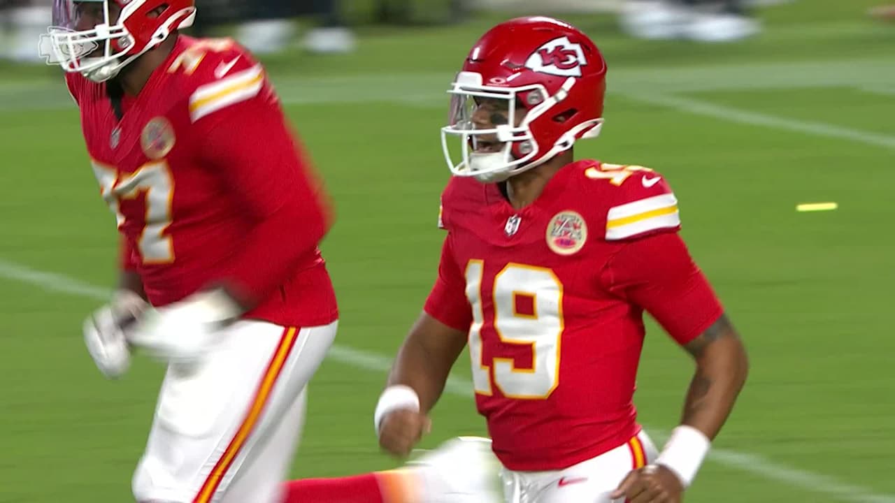 Can't-Miss Play: Quarterback Chris Oladokun's LAUNCH goes over 50 air ...