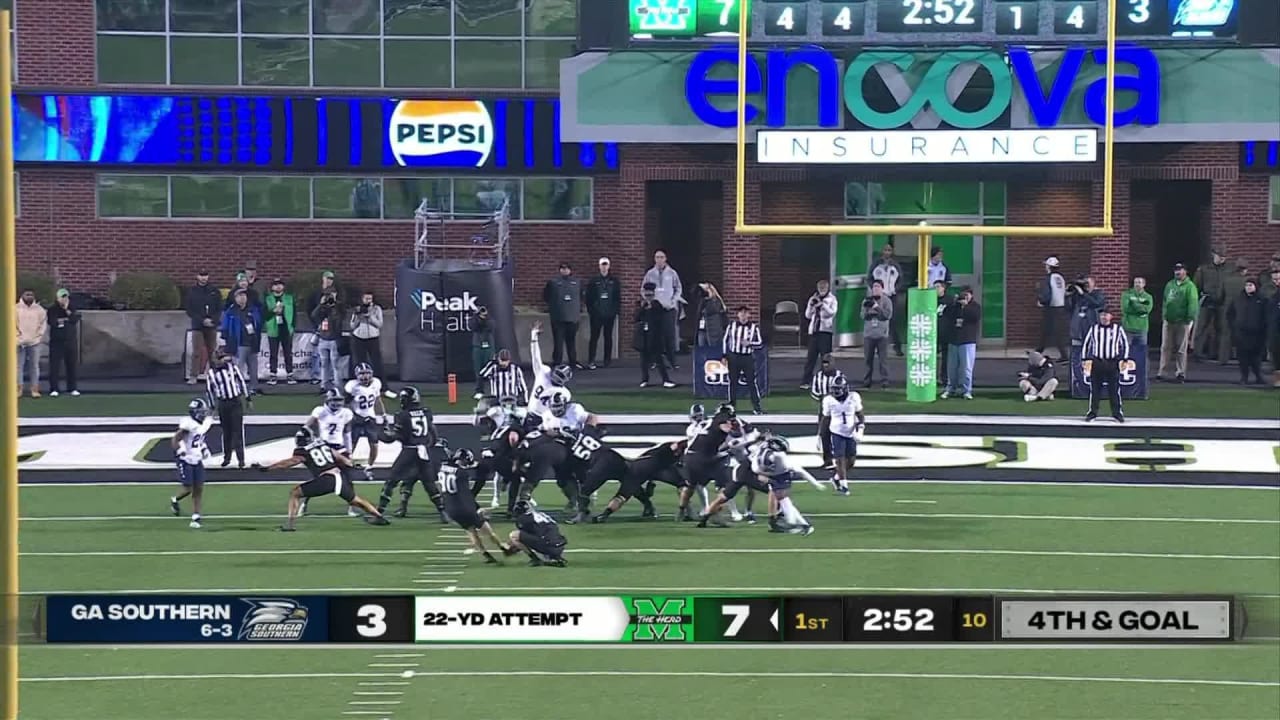 Marshall Thundering Herd kicker Rece Verhoff drills 22-yard chip shot FG