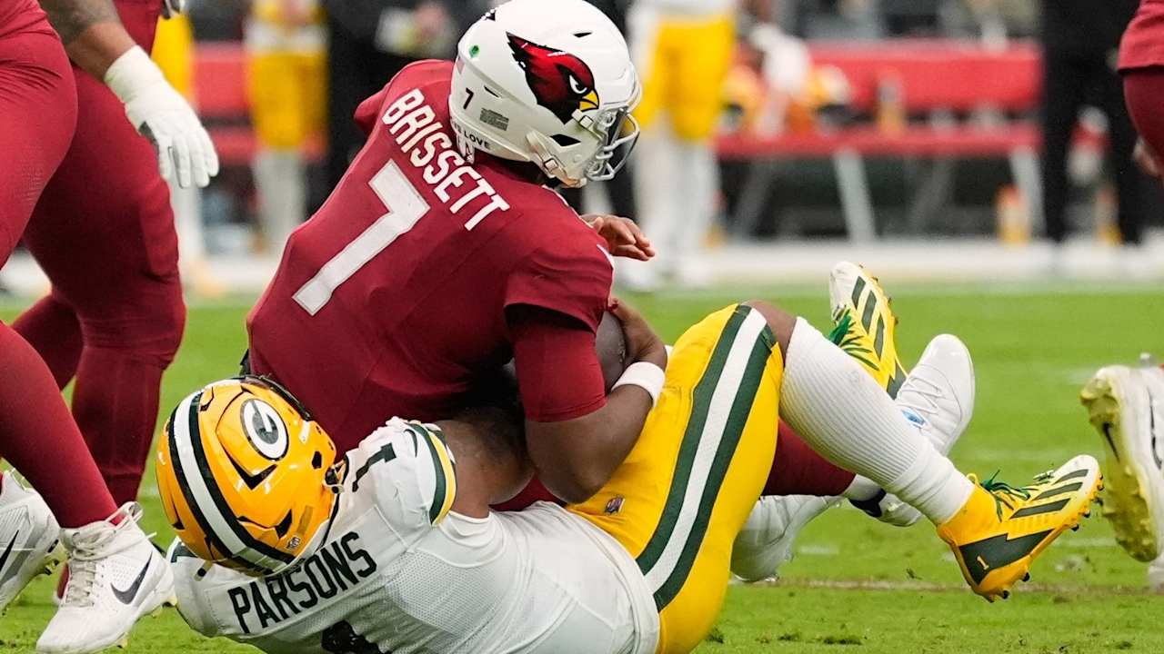 Micah Parsons has his first three-sack performance for Packers in close ...