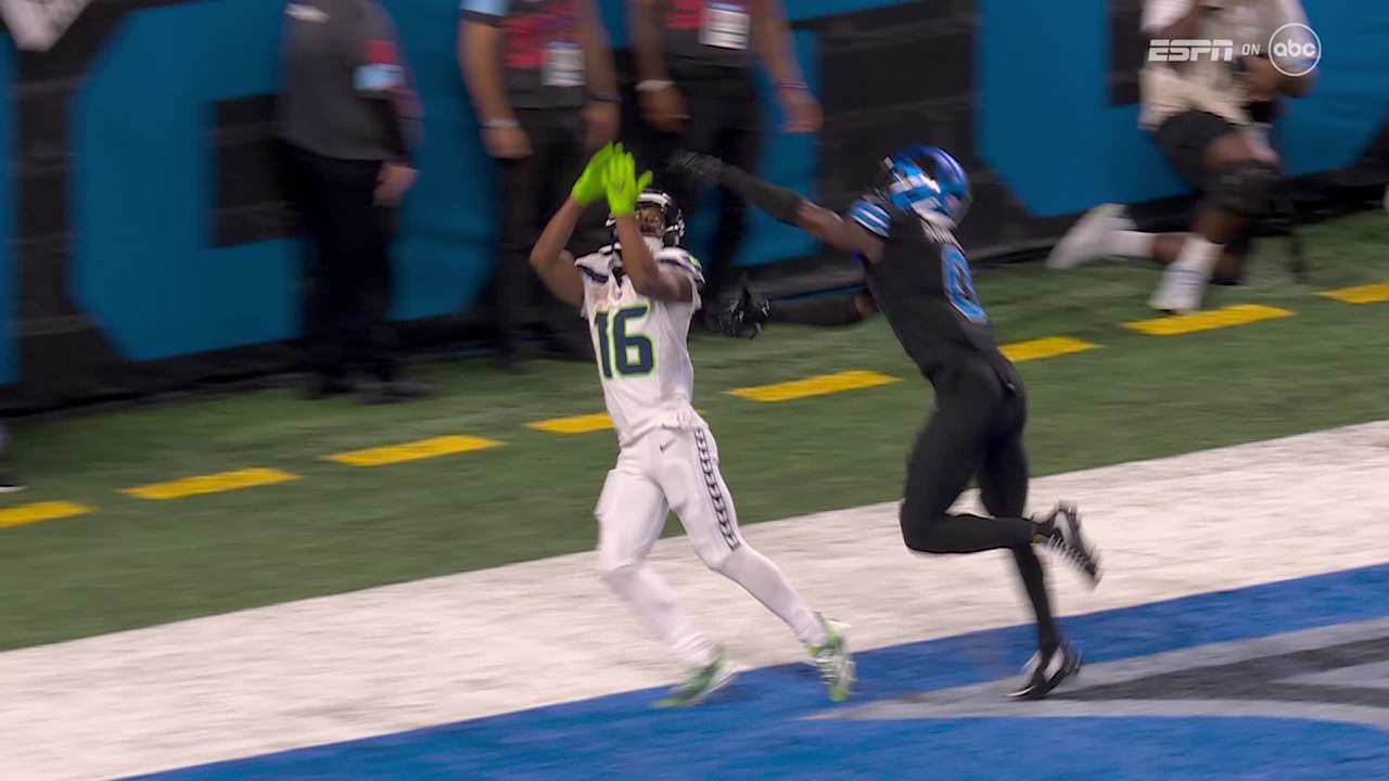 Seattle Seahawks quarterback Geno Smith can't connect with wide ...