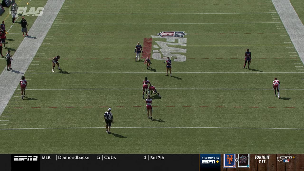 Staten Island Giants receiver Janasia Wilson read the eyes of SF Elite ...