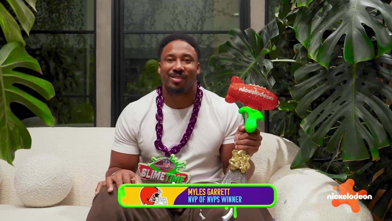 Sandy Cheeks announces Cleveland Browns defensive end Myles Garrett as ...