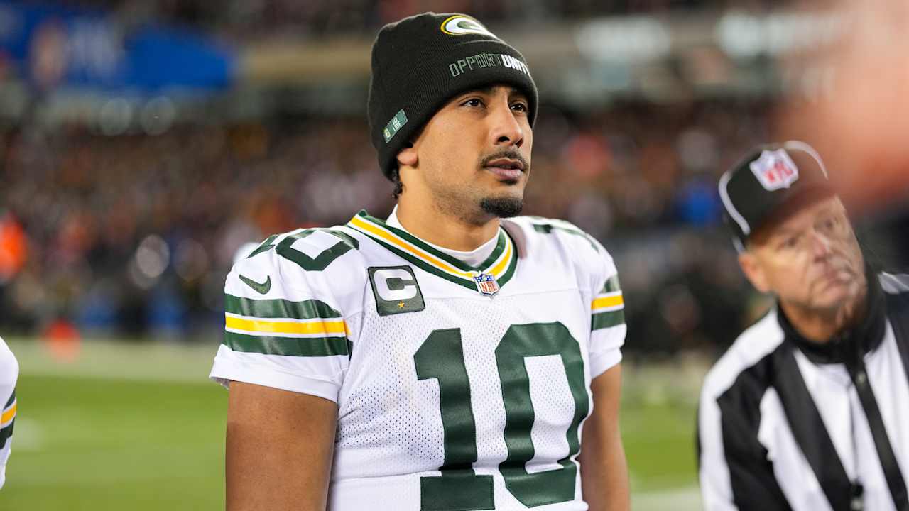 Packers QB Jordan Love suffers concussion after sustaining helmet-to ...