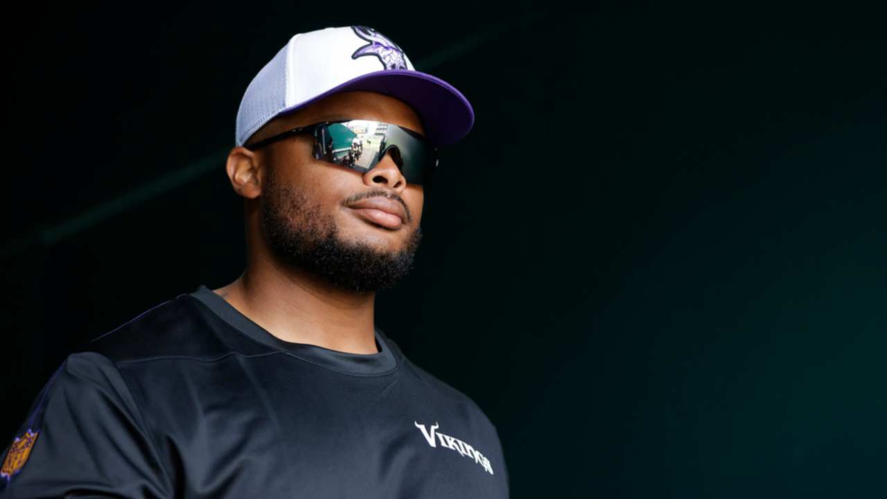 Brian Flores y el arte del disfraz