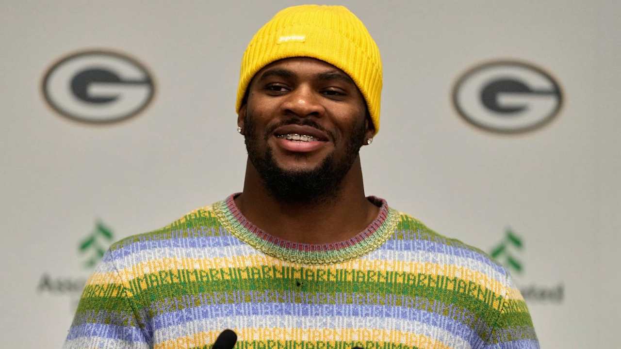 Packers' Micah Parsons (back) active vs. Lions