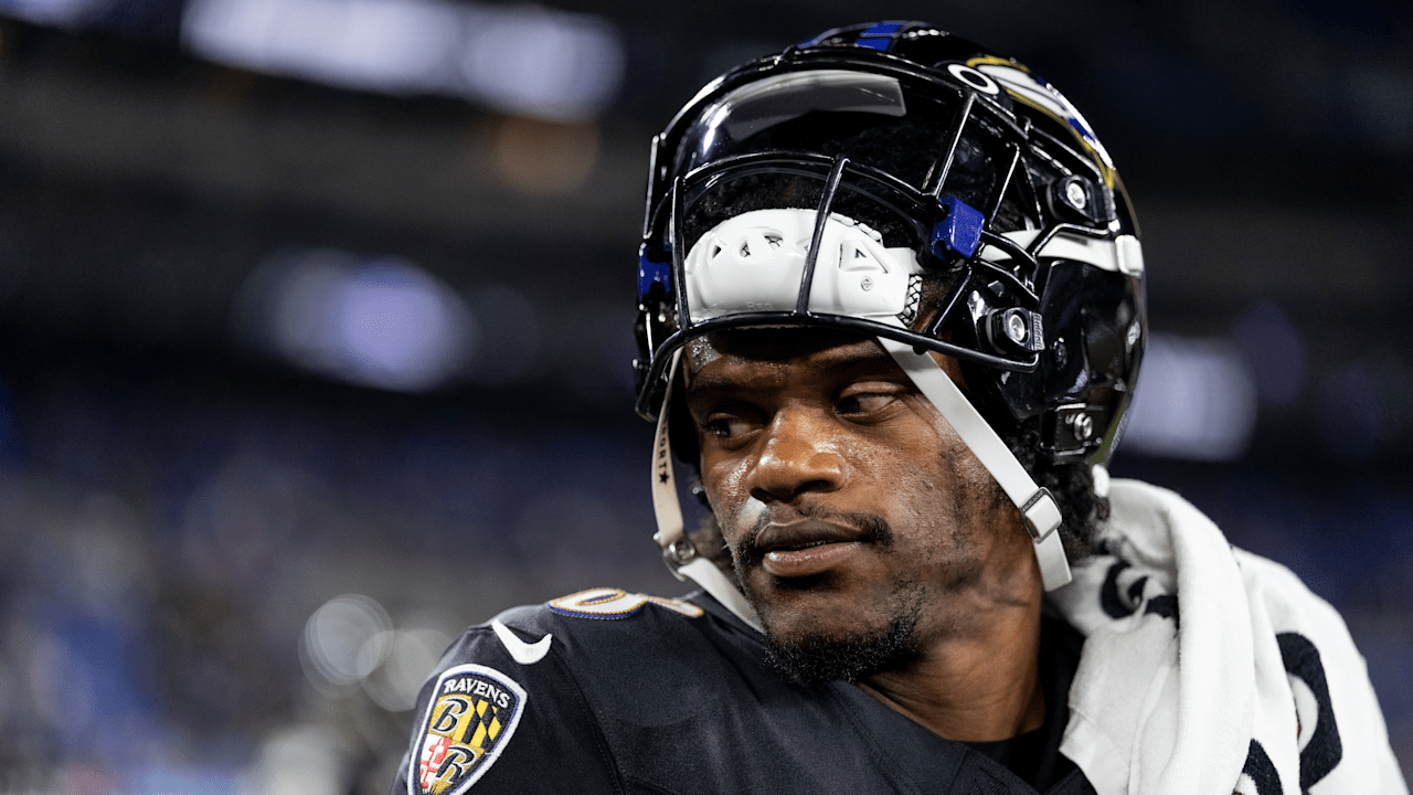 Ravens' Lamar Jackson (hamstring) questionable to play Sunday vs. Bears