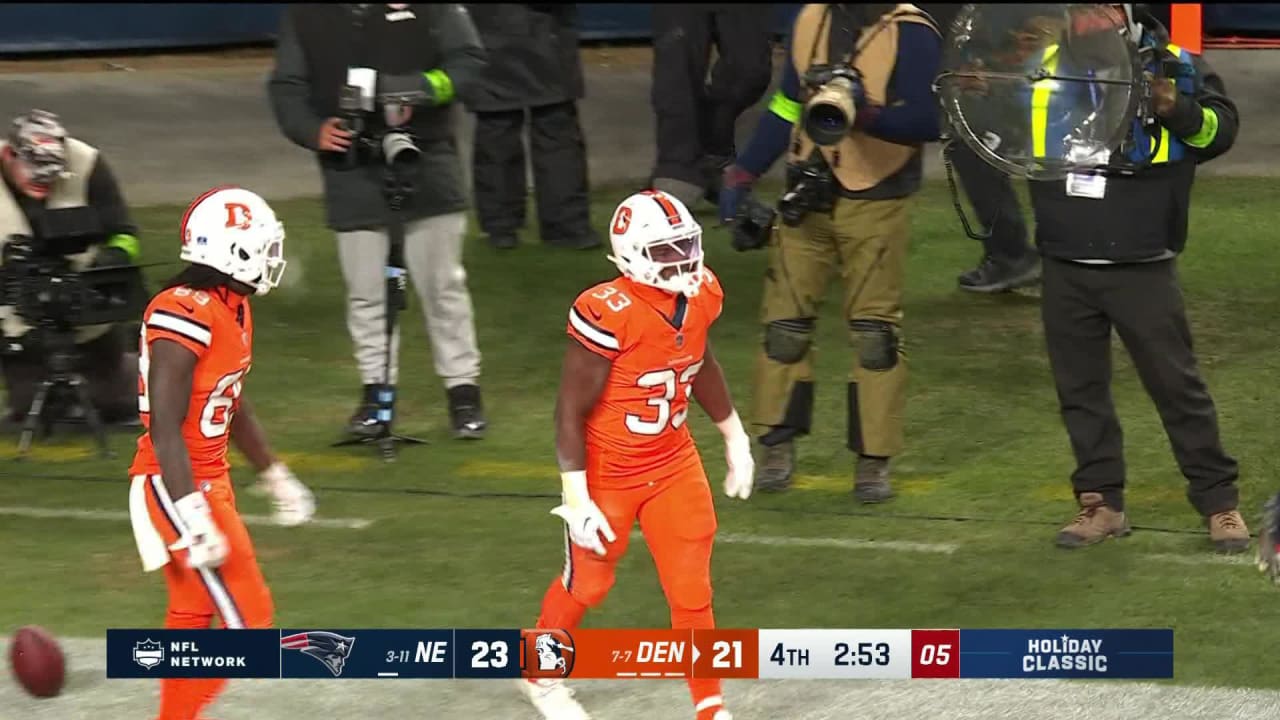 Denver Broncos quarterback Russell Wilson's two-point-conversion loft ...