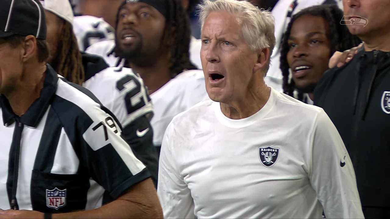 Las Vegas Raiders kicker Daniel Carlson's blocked kick leads to tie ...