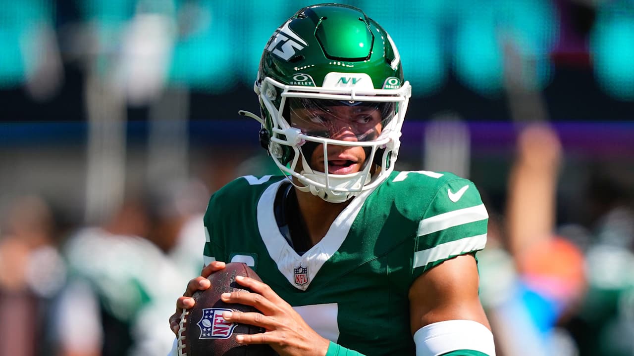 Jets QB Justin Fields passes concussion protocol, set to start Monday vs. Dolphins