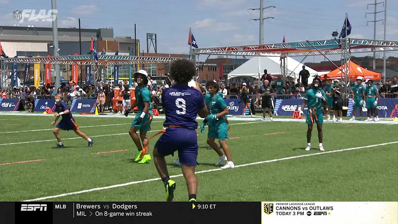 Old Skewl Ravens wide receiver Jace Robinson is wide open for TD