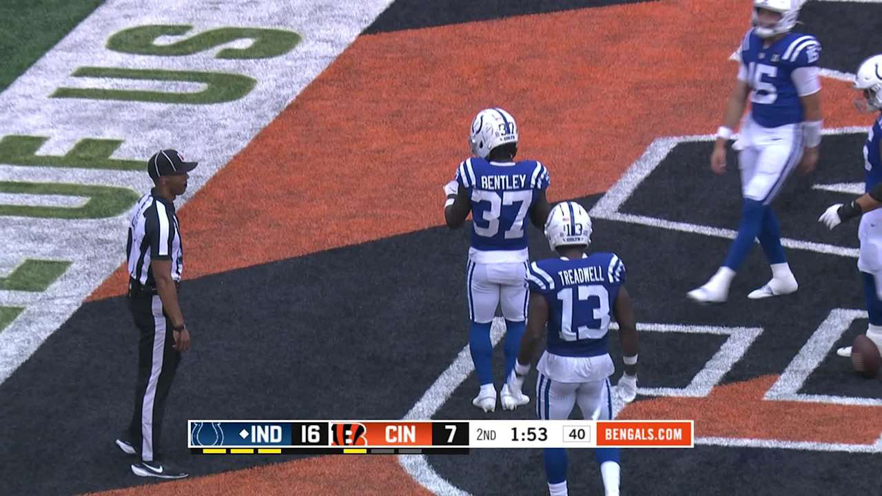 Indianapolis Colts running back Ulysses Bentley IV's 2-yard touchdown ...