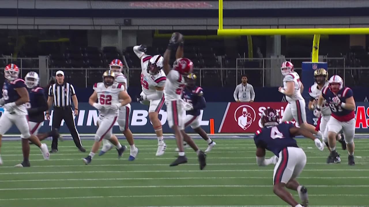 Utah Utes wide receiver Money Parks high-points pass for a big gain
